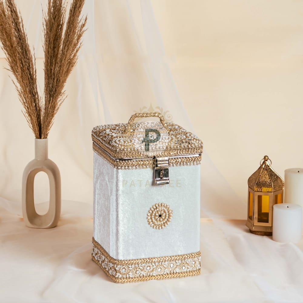 Purchase Zehra Bhaji Sweets Box For Shagun Ceremony – Pataaree Studios ...